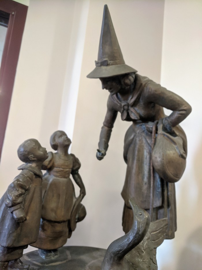 Mother Goose genius design | 1938 rotating sculpture by artist Richard ...