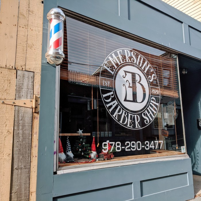 Merry Storefronts Winter windows: holiday Christmas displays Main ...