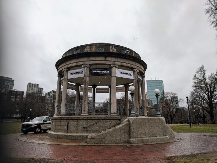 The Embrace Statue honoring Dr. Martin Luther King, Jr. and Coretta ...