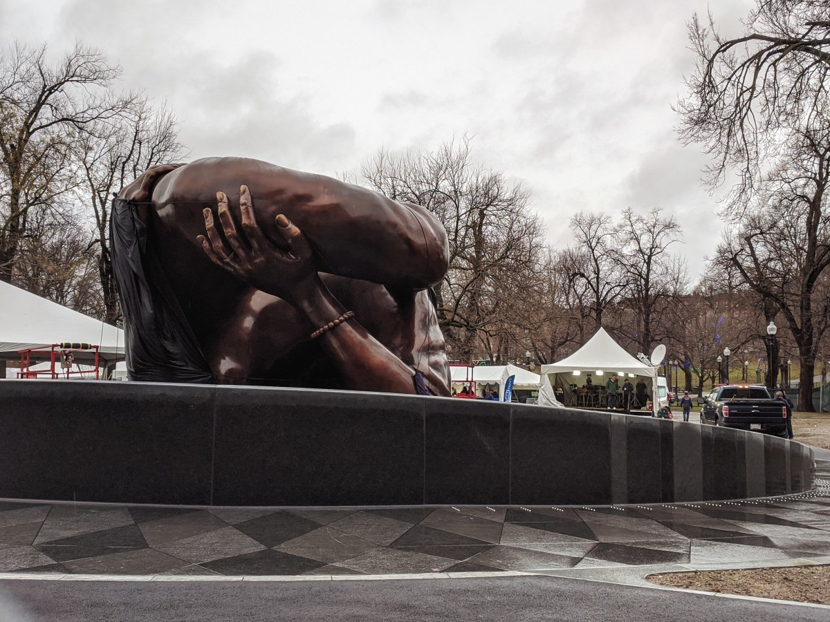 The Embrace Statue honoring Dr. Martin Luther King, Jr. and Coretta ...