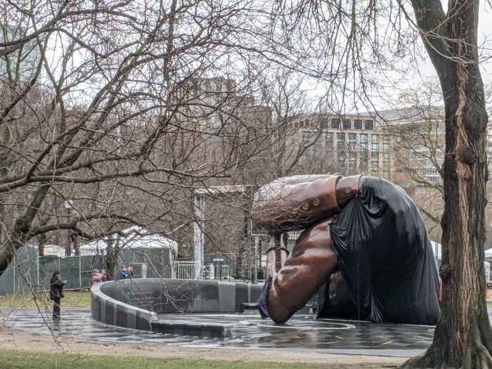 The Embrace Statue honoring Dr. Martin Luther King, Jr. and Coretta ...