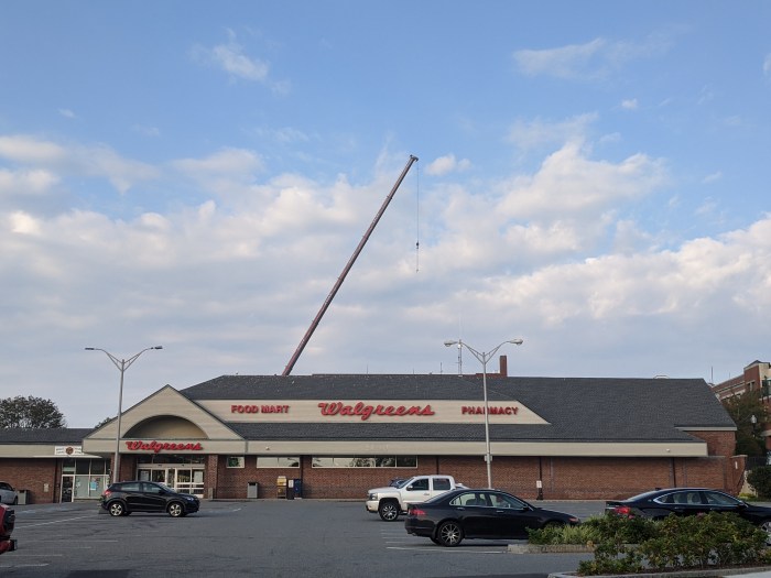 Chase branch coming to Walgreens Plaza where Papa Gino’s shuttered # ...
