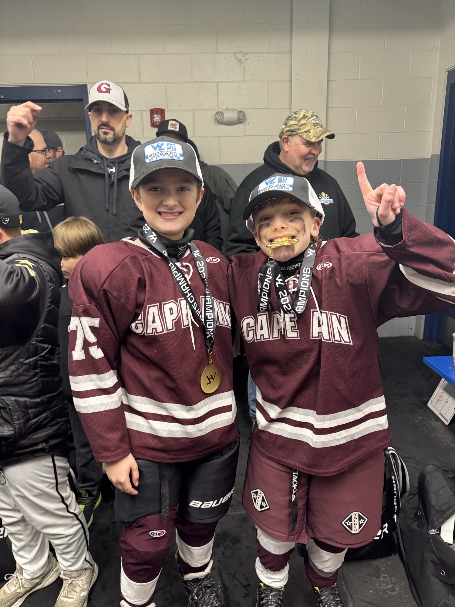 Cape Ann Youth Hockey (CAYH) Squirt 4 Team clinched the Valley League ...