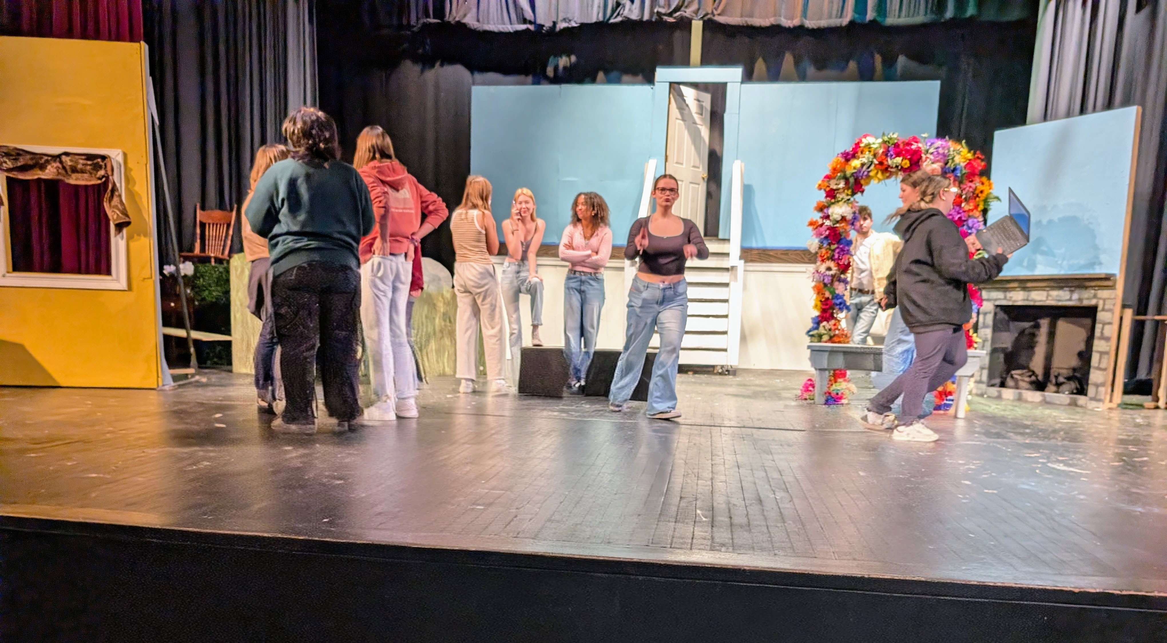 photos: Acclaimed actor and hometown hero Lindsay Crouse visits ...