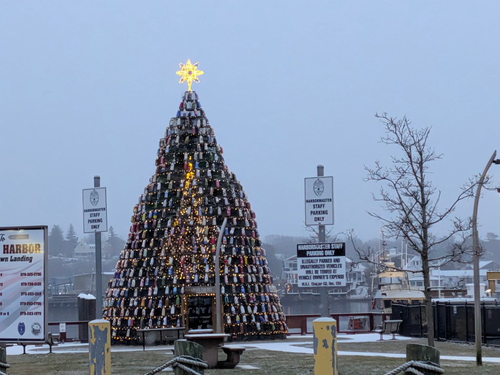 Lobster trap tree is lit! Quiet first snowfall #GloucesterMA Glow ...