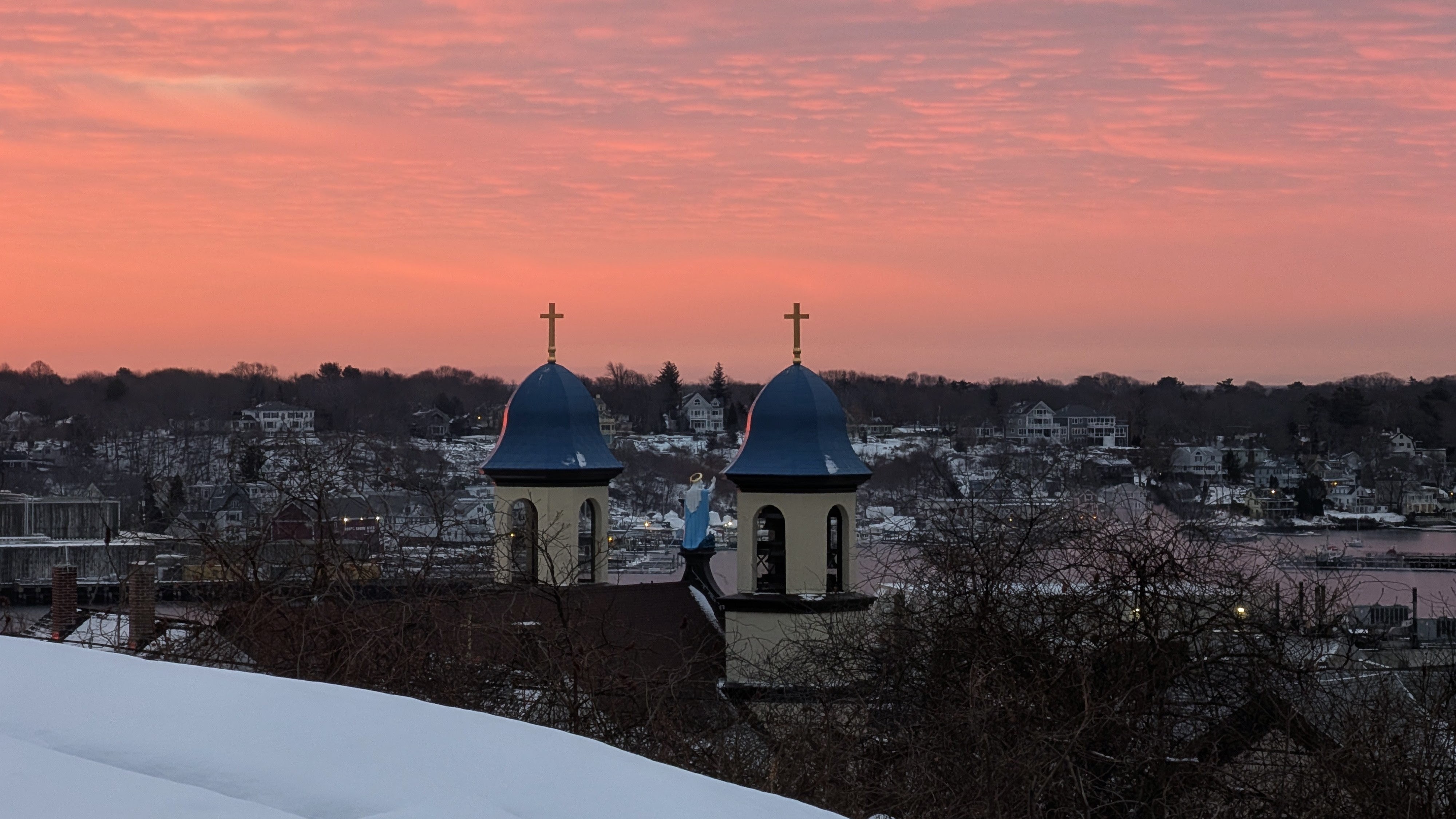 Snowman, roofs, and rise. Winter in #GloucesterMA – Good Morning Gloucester