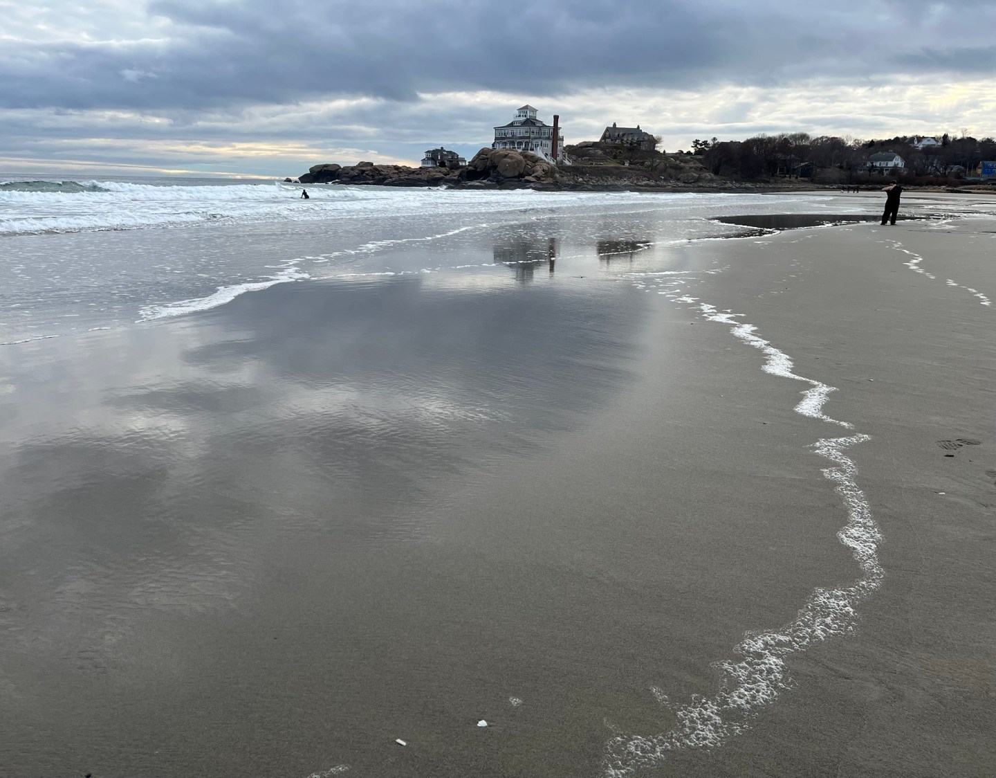 Along the edge – Good Morning Gloucester